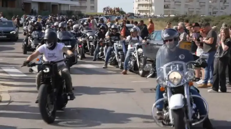 Quel événement emblématique réunit des milliers de riders Harley ...